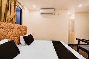 Secretária, Wi-fi grátis, roupa de cama fornecida