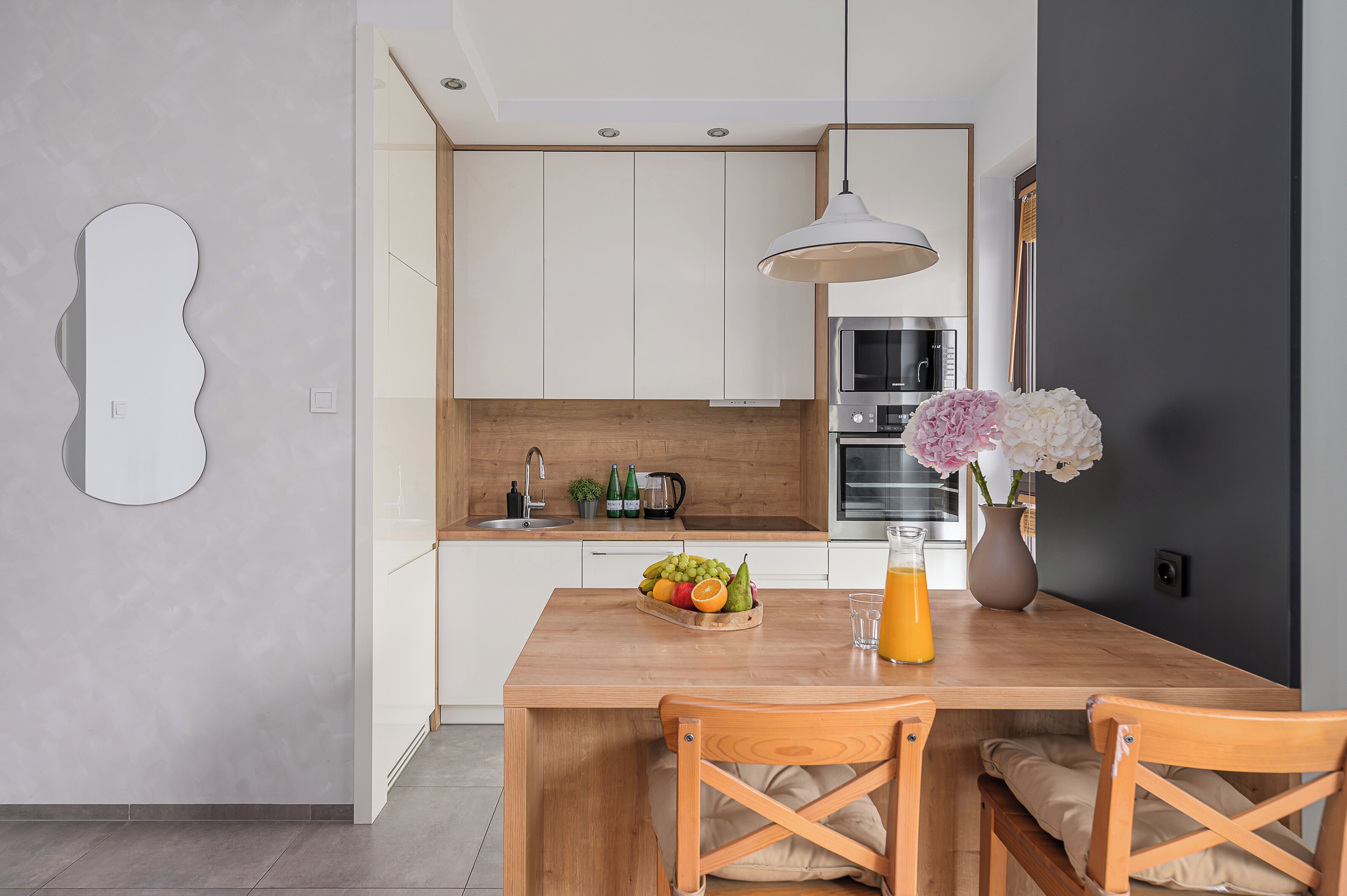 Apartamento Superior, 2 quartos, Vista para a cidade | Cozinha privada | Uma máquina de café expresso, uma chaleira elétrica 