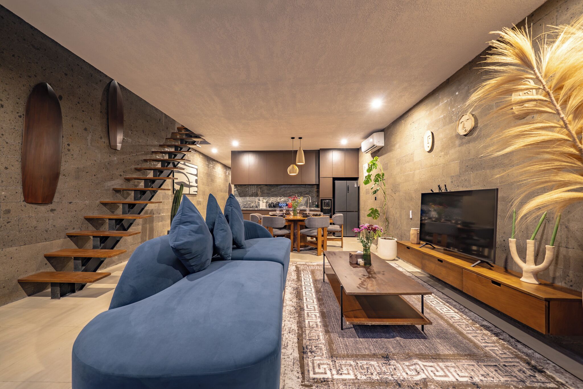 Villa, 3 quartos, piscina privativa, vista para a piscina | Sala de estar | Smart TV de 55 polegadas com canais digitais 