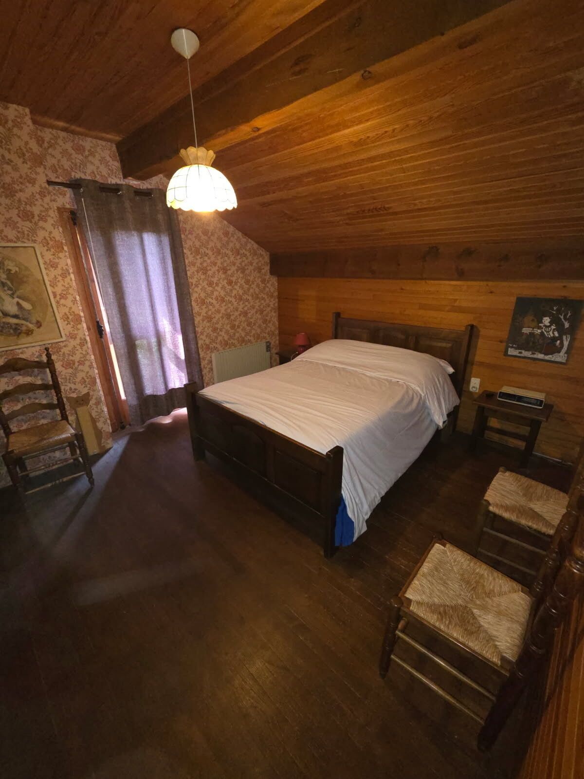 Maison Idéal Pour Un Couple, Famille, Entre Amis. - Bourg-Madame