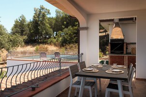Casa, 5 quartos, vista para o mar | Refeições ao ar livre