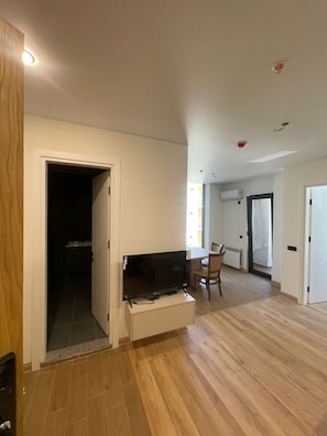 Suíte estúdio, sacada, vista para a montanha | Parte interna