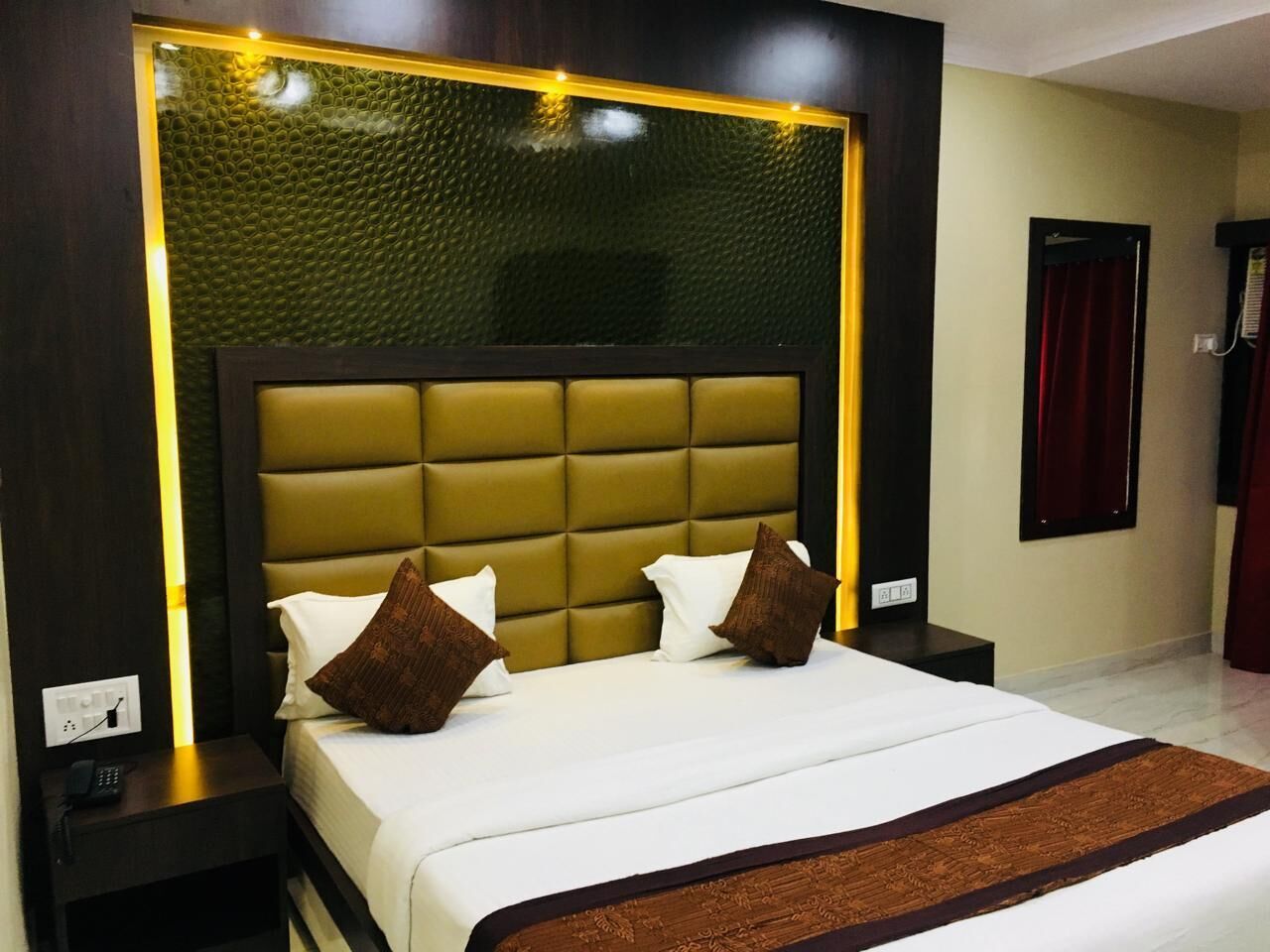 Quarto Clássico com Cama de Casal