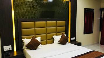Quarto Clássico com Cama de Casal