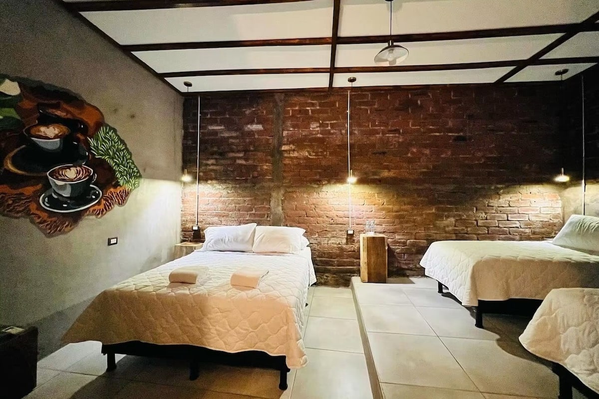 Quarto Duplo ou Twin Standard | Ferro/tábua de engomar, Wi-fi grátis