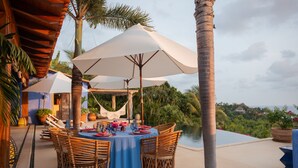 Villa Deluxe, vista para a praia | Terraço/pátio interior