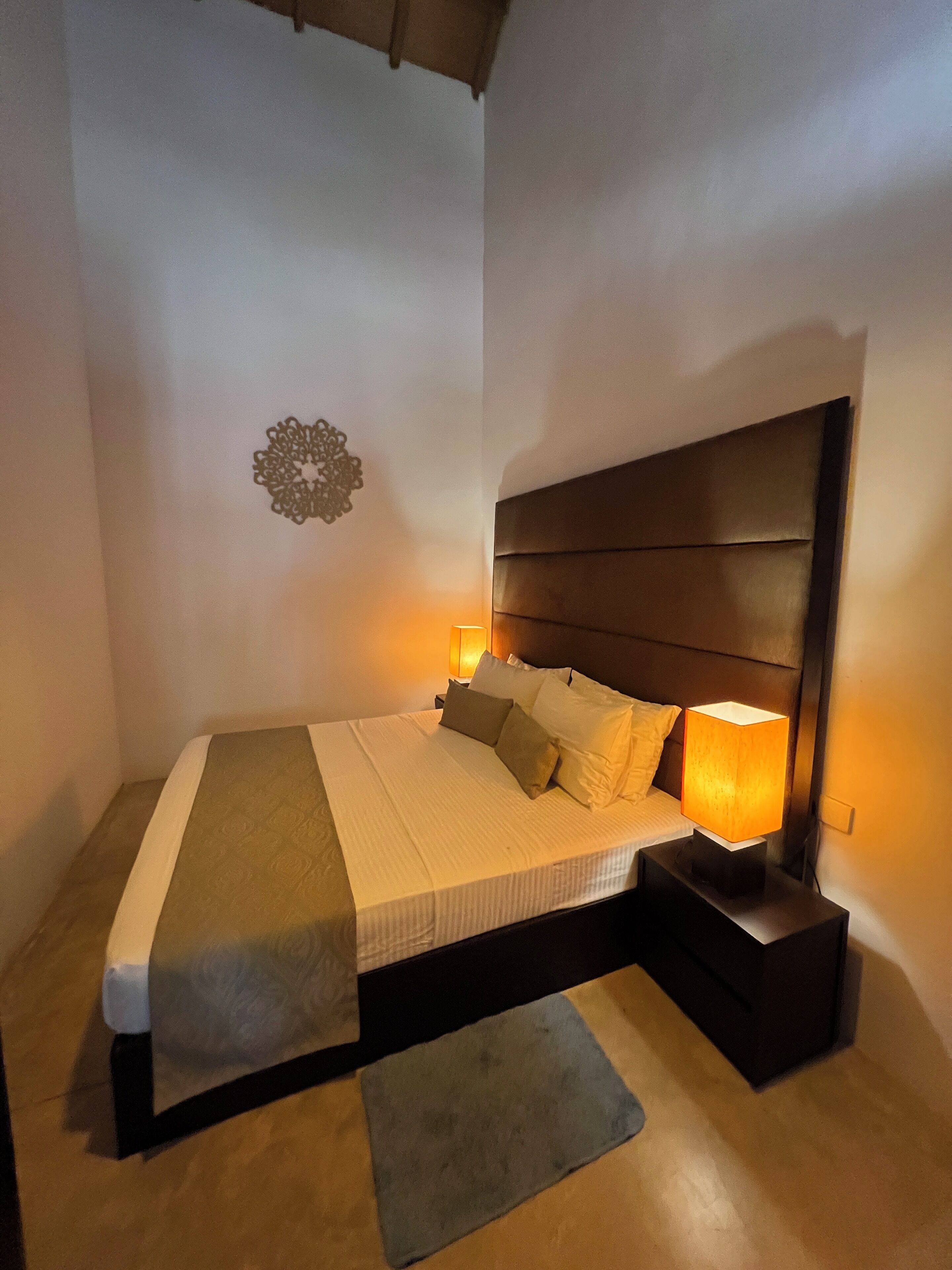 Quarto Duplo Deluxe, vista para o jardim | Quartos insonorizados, ferro/tábua de engomar, Wi-fi grátis 