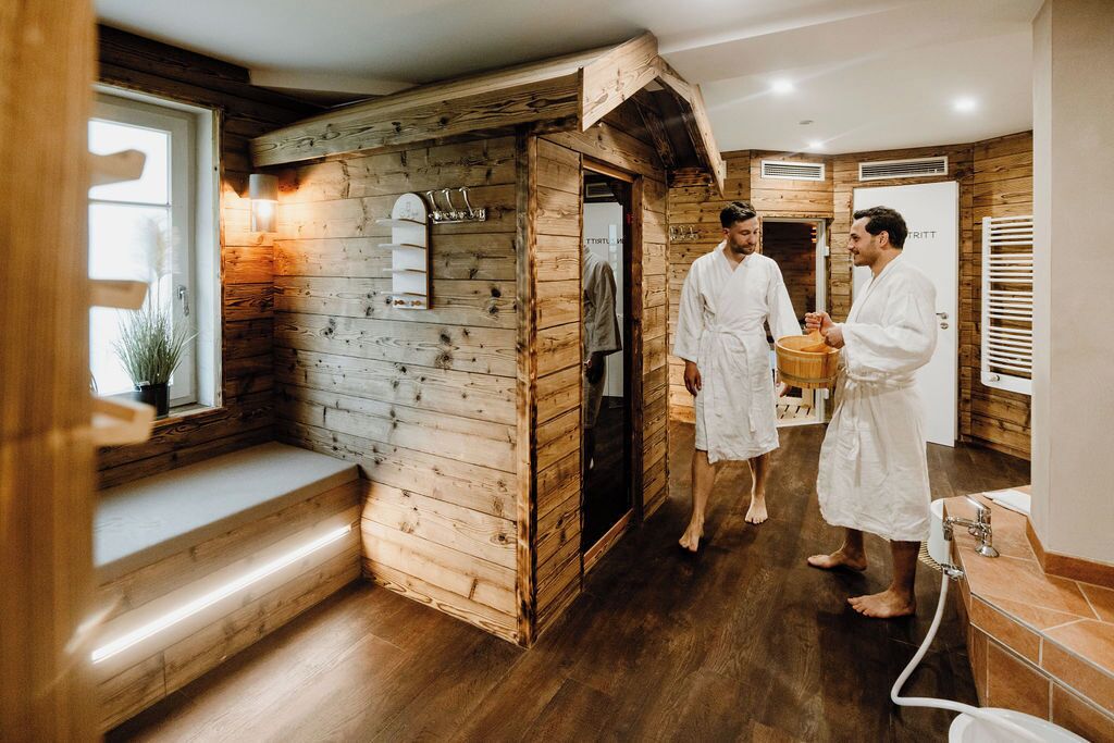 Sauna seca, banheira de hidromassagem