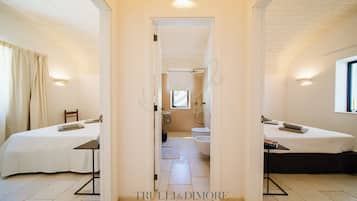 Vila (4 Bedrooms) | 4 quartos, ferros/tábuas de passar roupa, roupa de cama