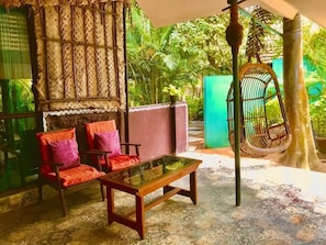 Villa Deluxe, varanda, vista para o jardim | Terraço/pátio interior