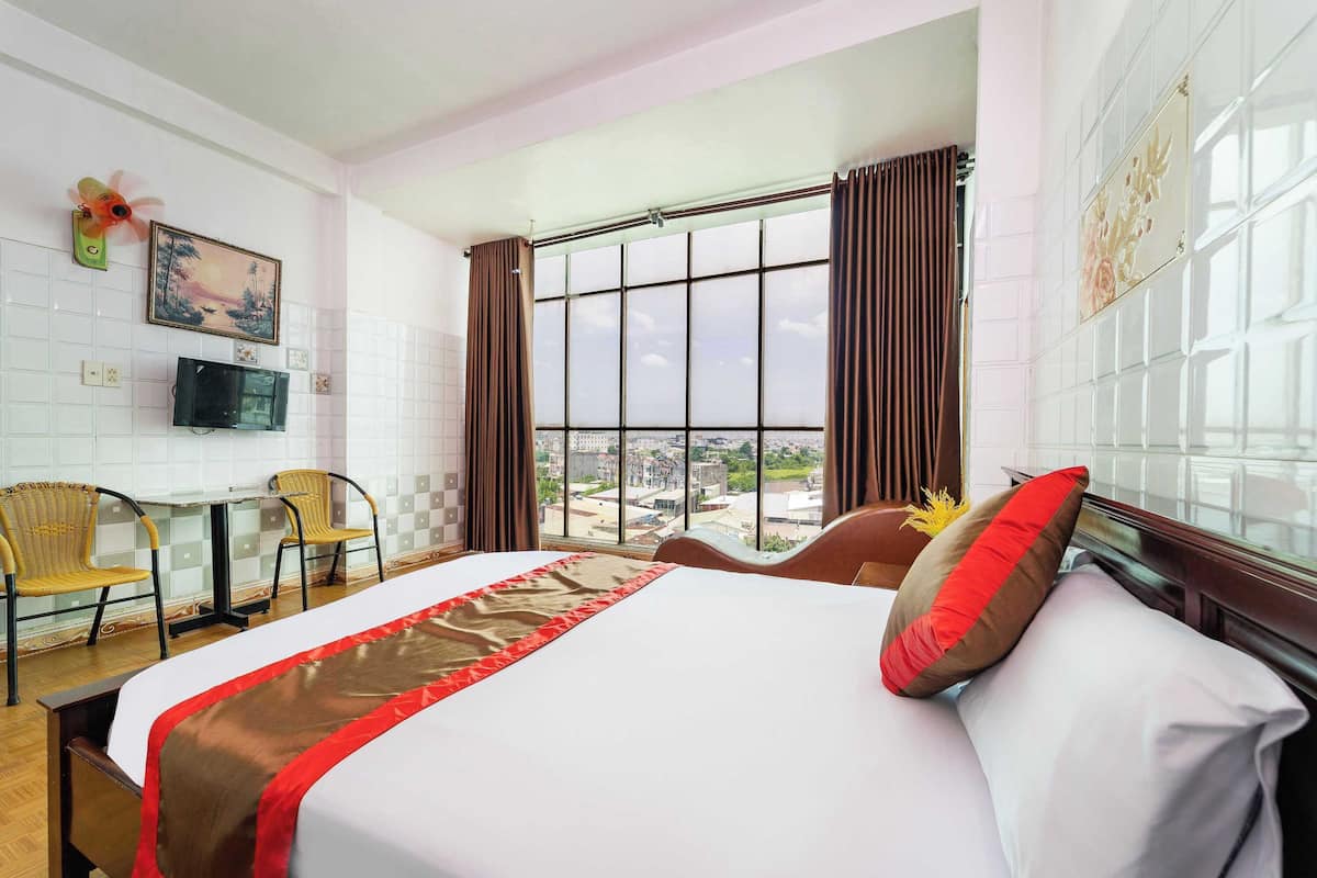 Quarto casal luxo | Escrivaninha, Wi-Fi de cortesia, roupa de cama