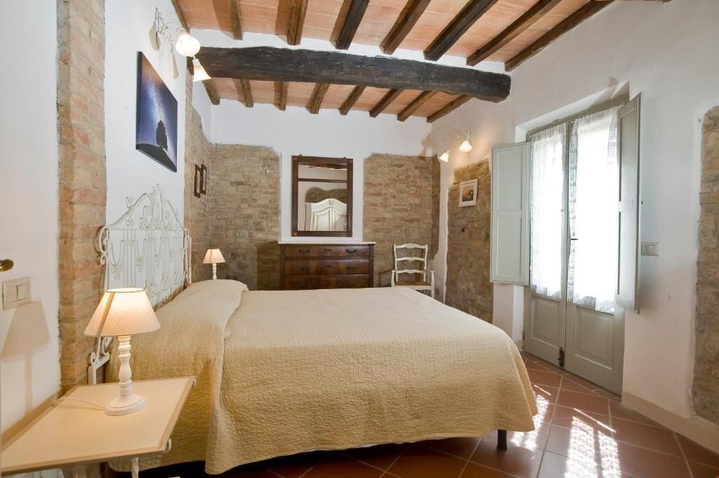 Apartamento Comfort, pátio, vista para a piscina | Cortinas/cortinados opacos, ferro/tábua de engomar, Wi-fi grátis 
