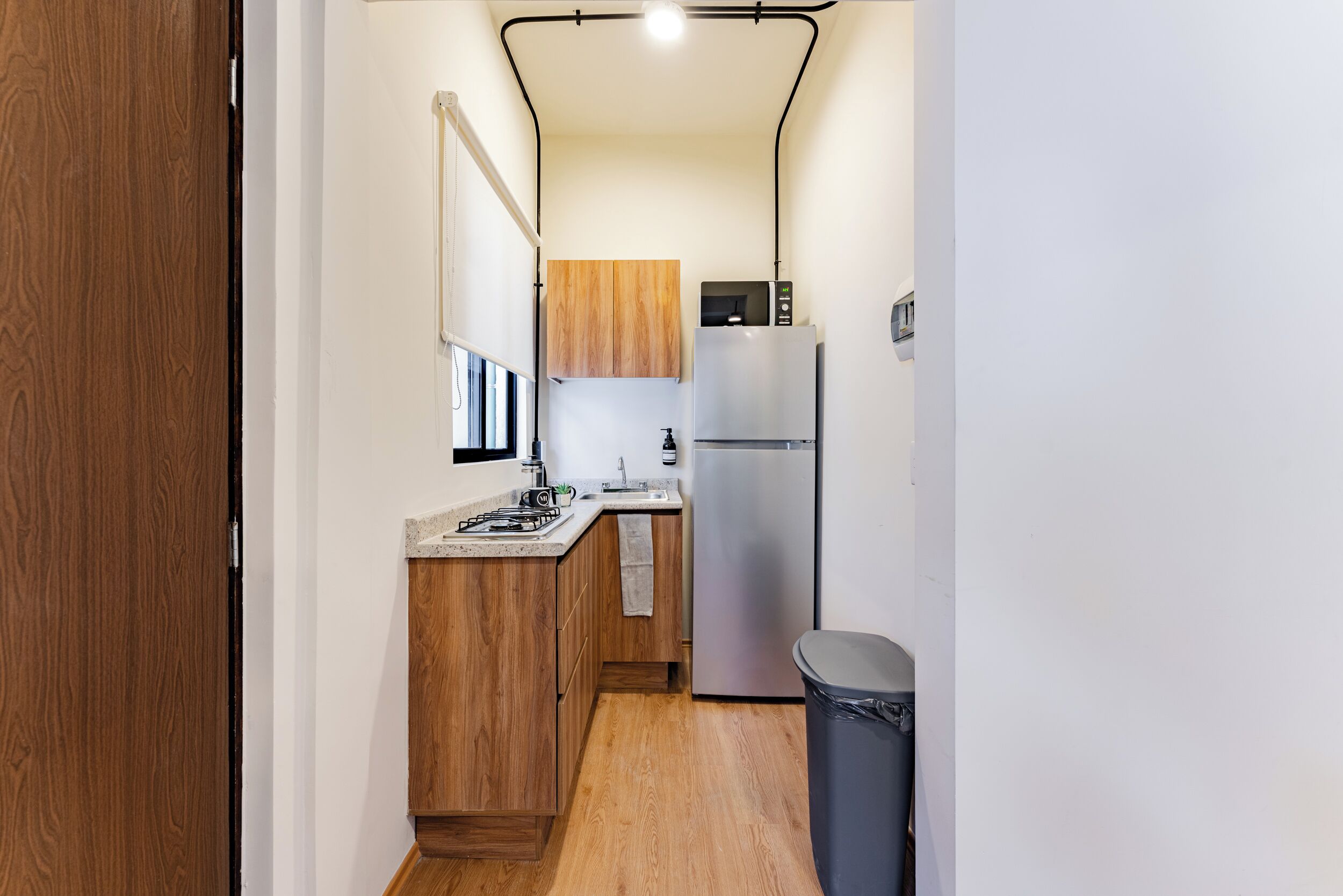 Apartamento, 2 quartos, pátio | Cozinha privada | Um micro-ondas, utensílios de cozinha 