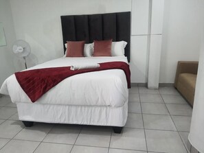 Quarto Deluxe, Vista para a cidade | Ferro/tábua de engomar, Wi-fi grátis 