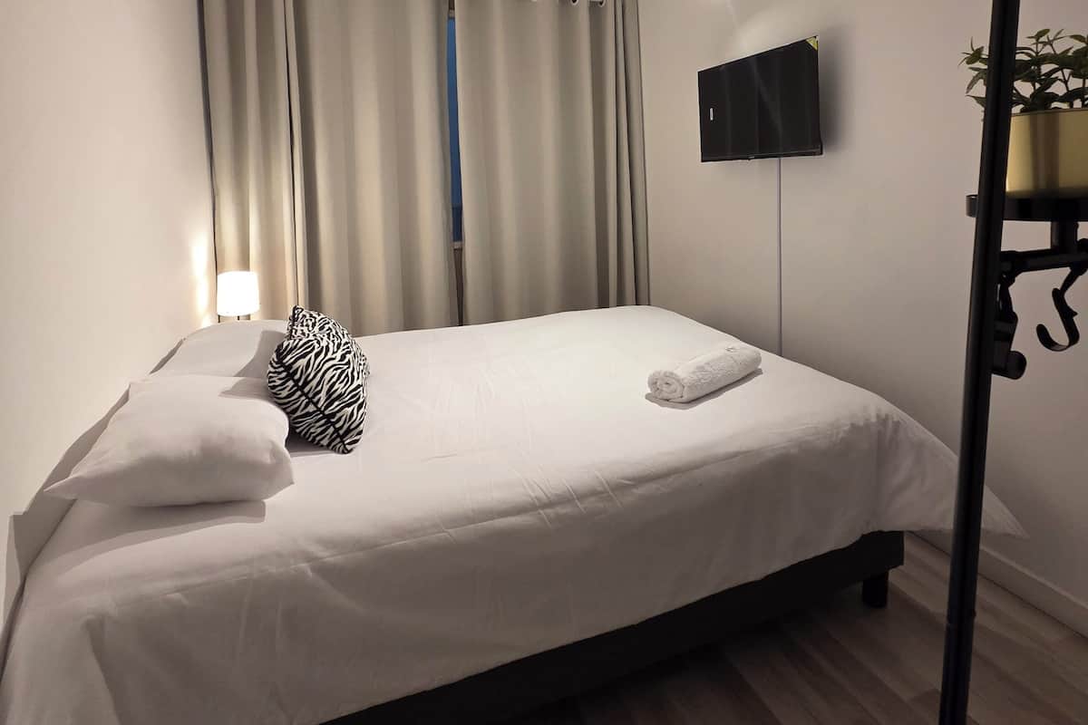 Quarto solteiro clássico | Wi-Fi de cortesia