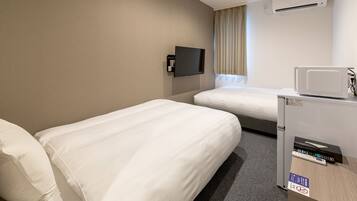 Quarto duplo standard (Check-in unavailable after 23:00) | Wi-Fi de cortesia, roupa de cama