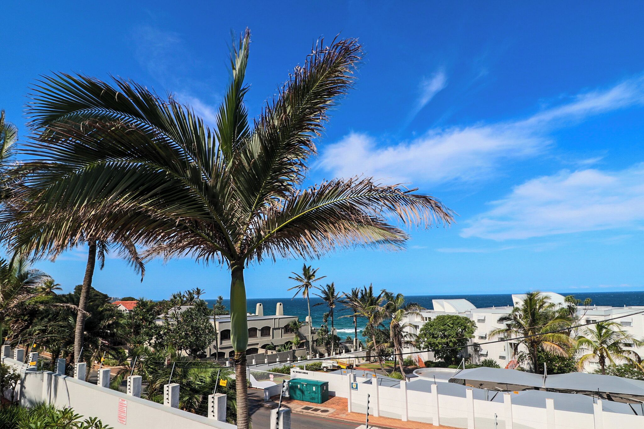 Apartamento conforto, varanda, vista parcial para o mar |  Área da propriedade