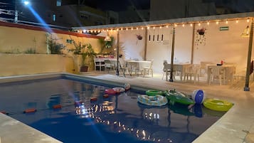 14 piscinas exteriores