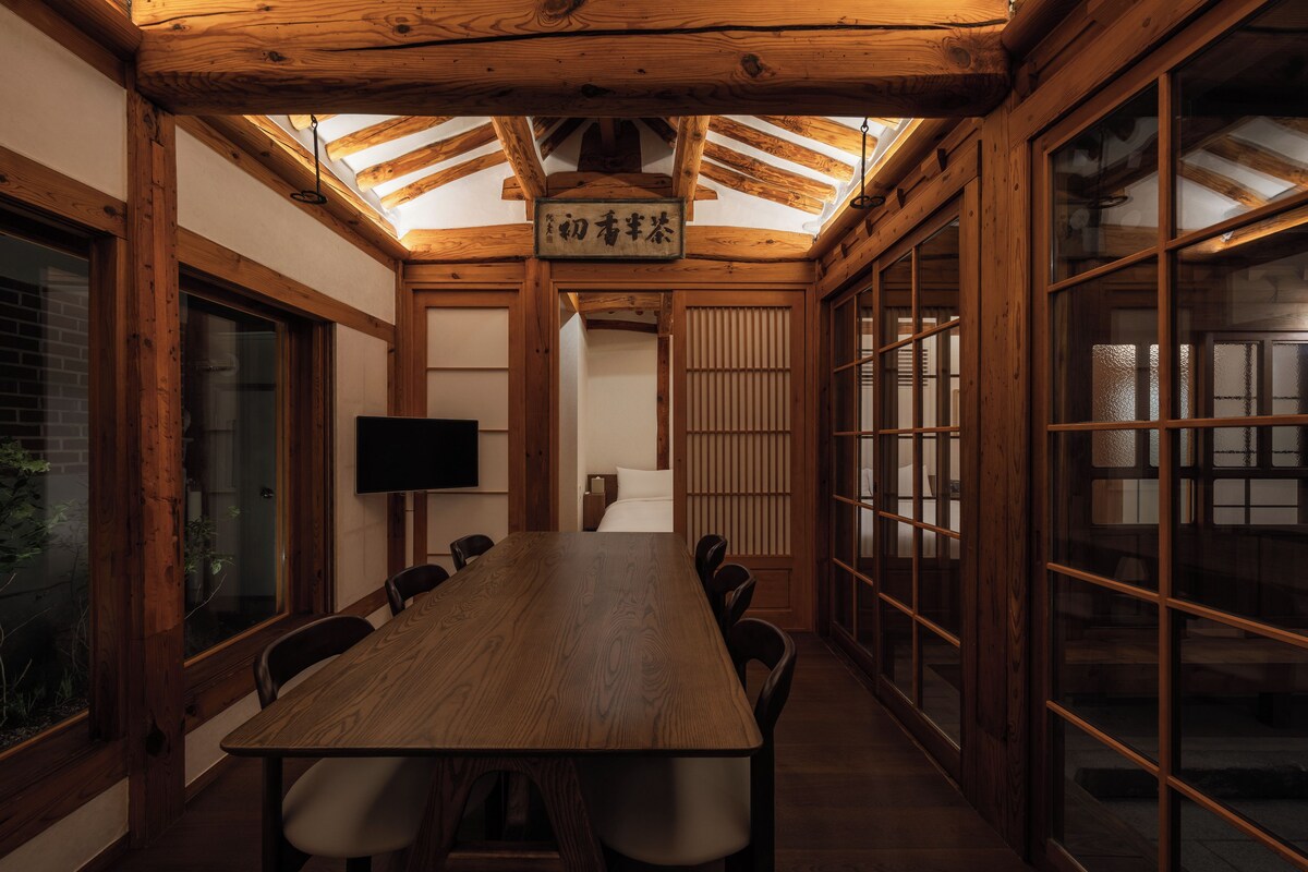 Casa tradicional, vista para o pátio | Área de estar