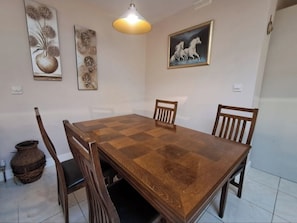 Casa, 3 quartos, acessível, pátio | Restaurantes