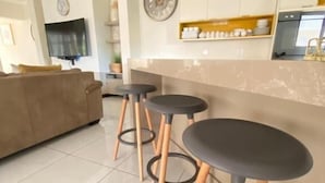 Casa, pátio, vista para o jardim | Restaurantes