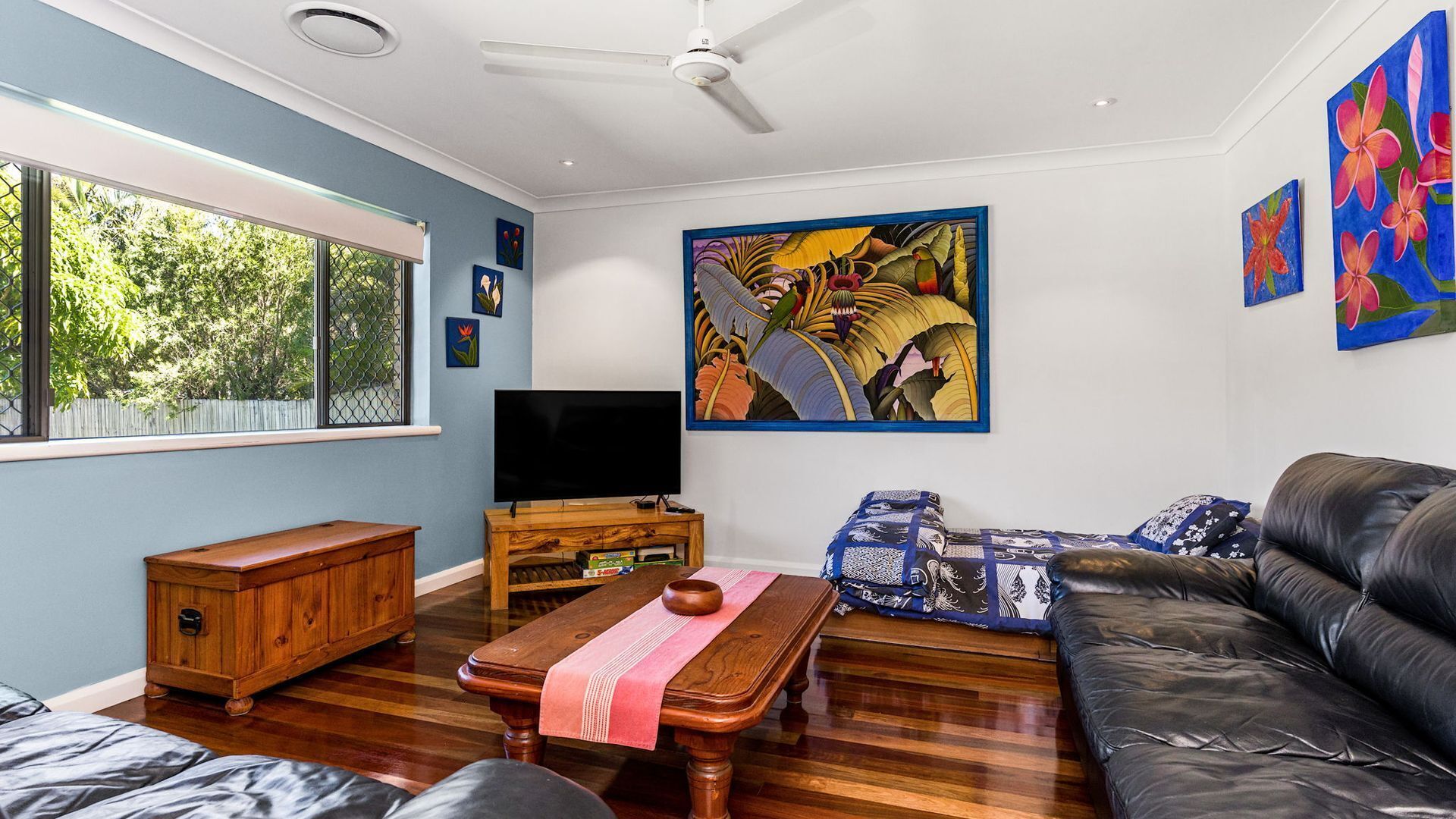 Kim's Beach House - 73 Shirley St - Byron Bay