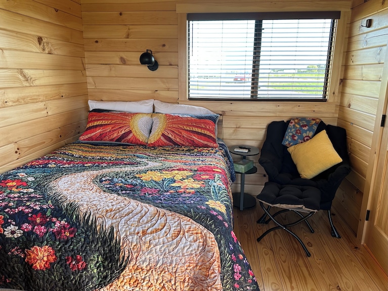 The James A Pleasant 1-bedroom Cabin In The Driftless Area Near Charming Viroqua - Viroqua, WI