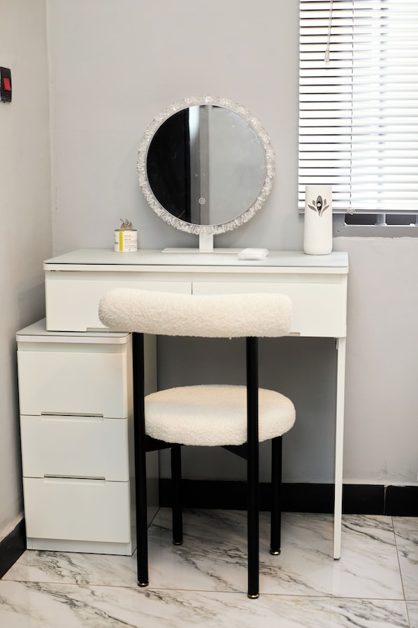 Apartamento conforto, sacada, vista para a cidade | Parte interna