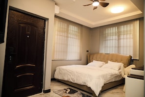 Apartamento conforto, sacada, vista para a cidade