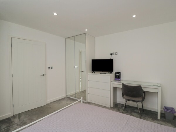 1 Brunel Court - Hampshire