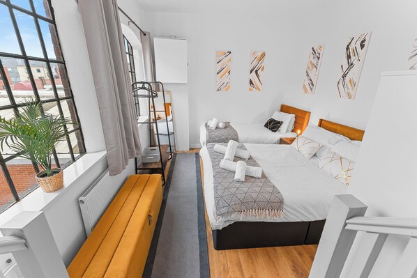 3 quartos, Wi-Fi de cortesia, individualmente decorados