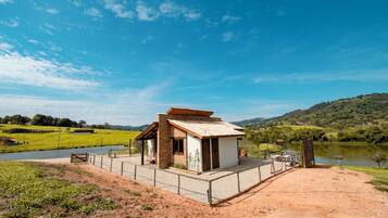 Chalé Deluxe, vista para o lago | Exterior