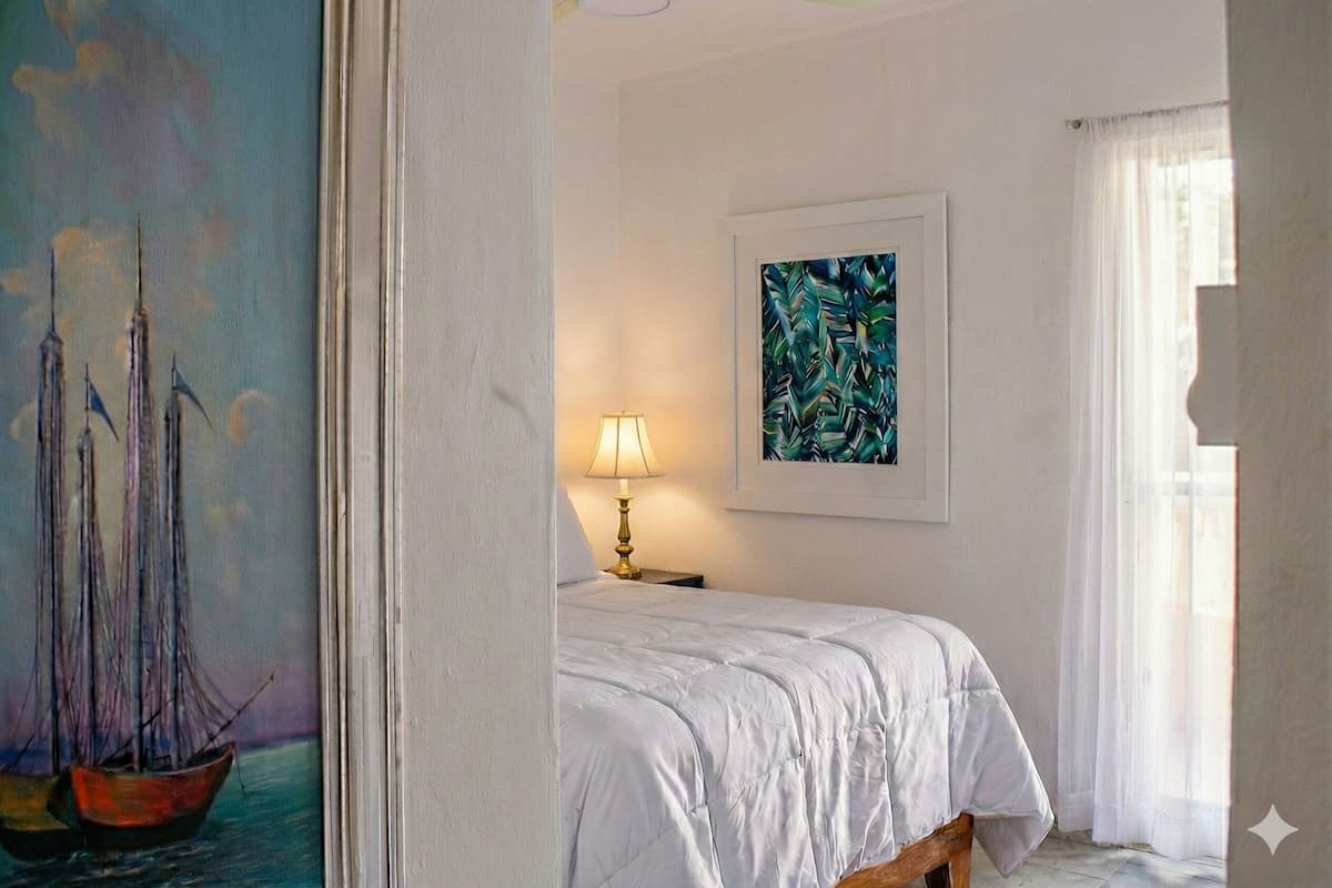 Quarto Duplo Básico | Minibar, Wi-fi grátis, roupa de cama fornecida 