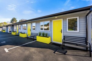 Queen Studio Self Contained | Exterior