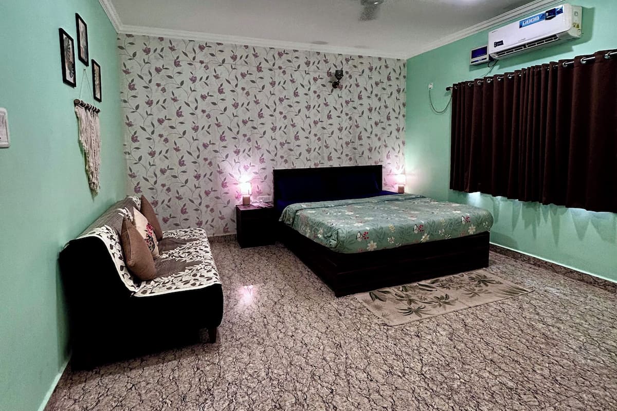 Quarto Duplo Superior | Secretária, Wi-fi grátis 