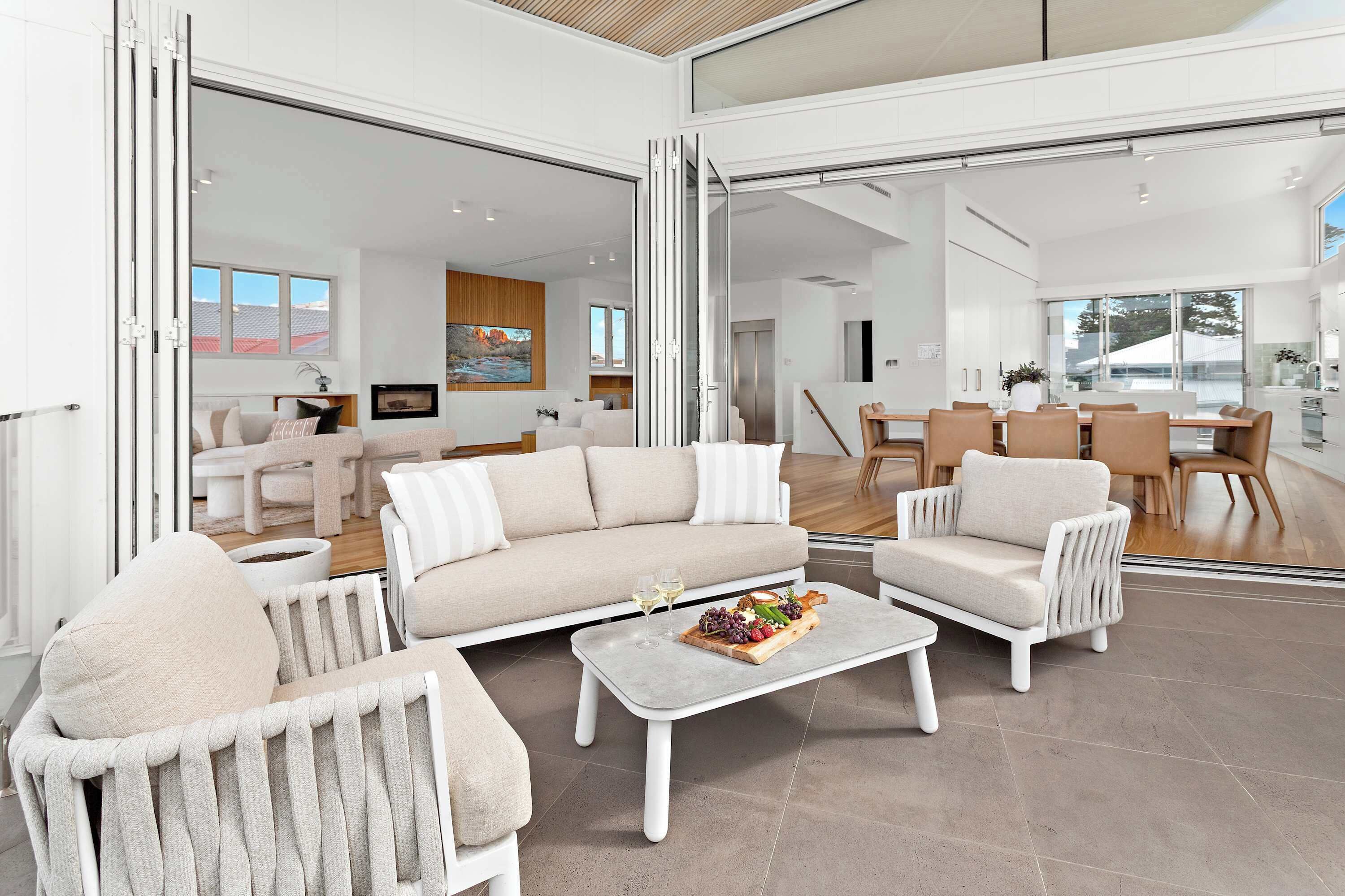 The Grand Ocean Vista - Heated Pool, Spa, Lift, Luxury Accommodation - Shellharbour