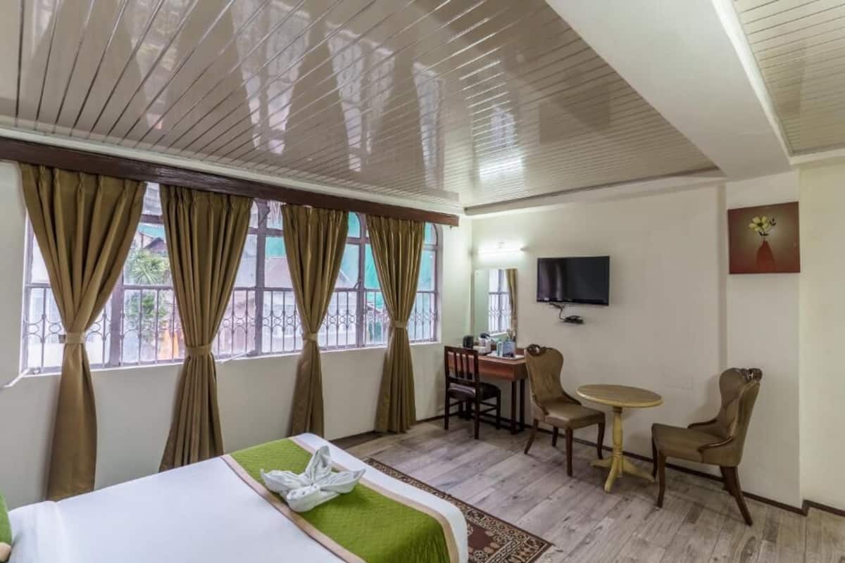 Quarto casal luxo, vista para a cidade | Wi-Fi de cortesia