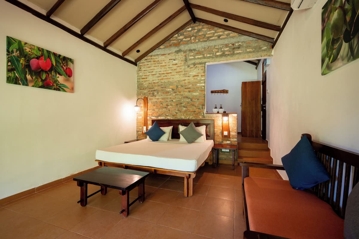 Cofre no quarto, secretária 