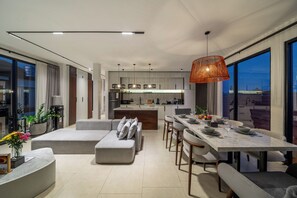 Apartamento exclusivo, 3 quartos, vista para o pátio | Opções para refeição