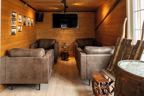 2 bares/lounges