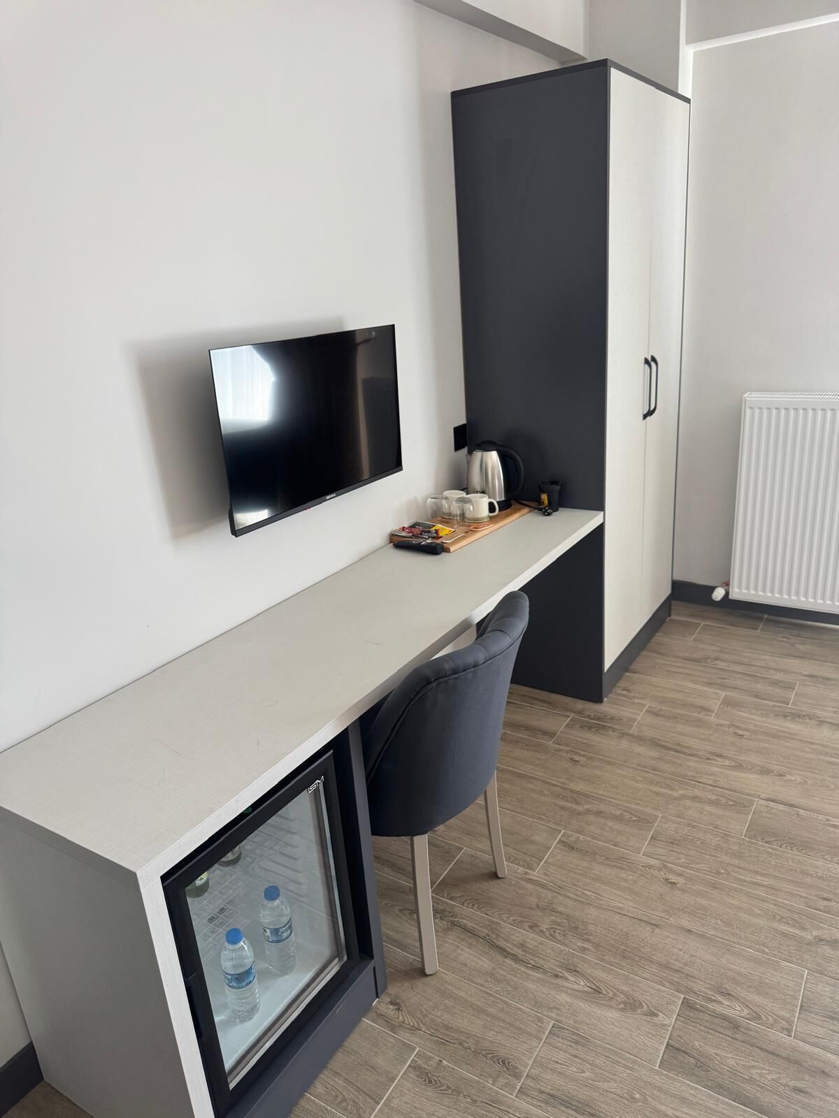 Quarto casal standard, sacada, vista para a cidade | Parte interna