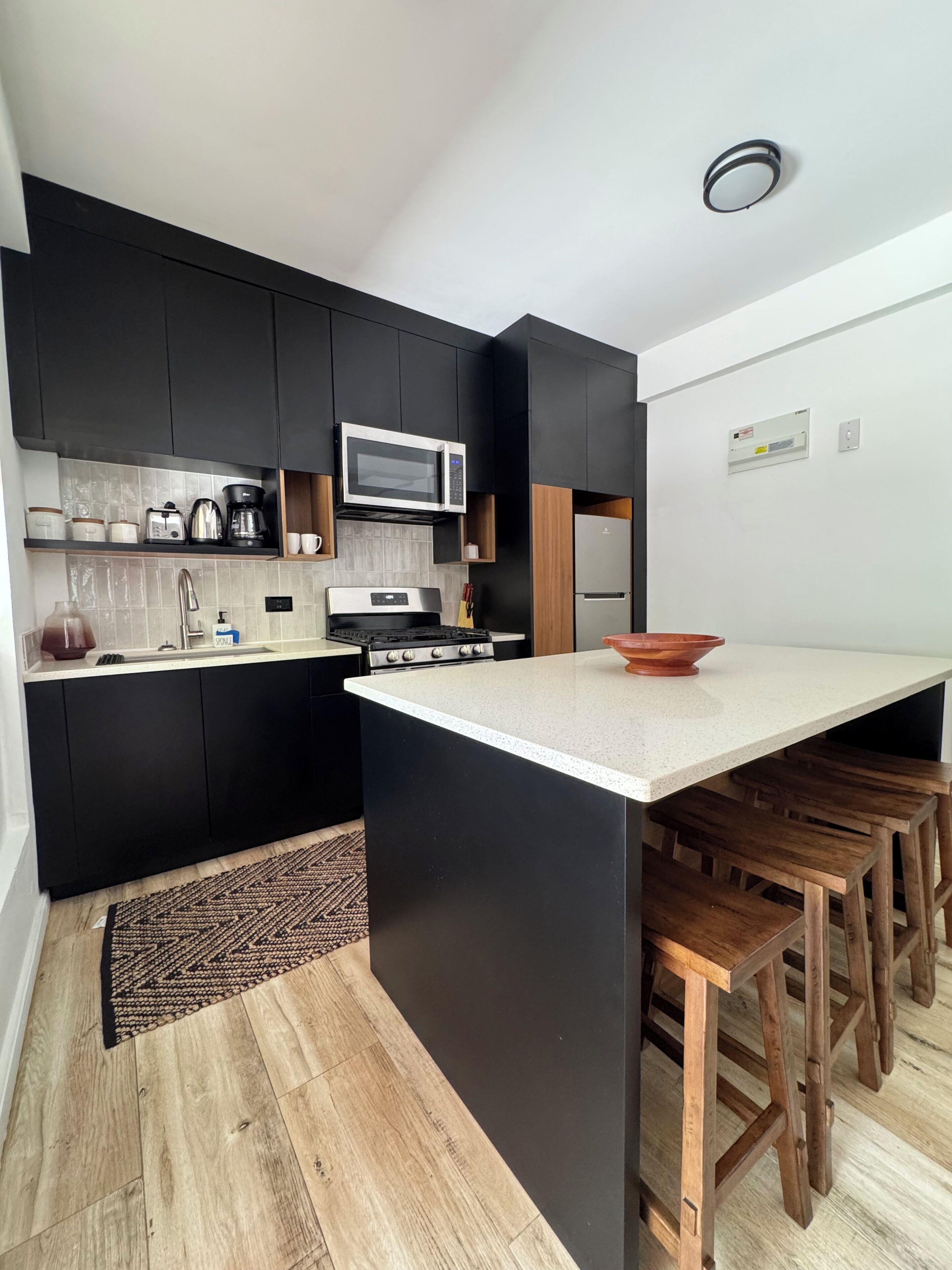 Apartamento de Luxo em Condomínio Fechado, 2 quartos, vista para o jardim | Cozinha privada | Uma cafeteira/bule, uma chaleira elétrica 