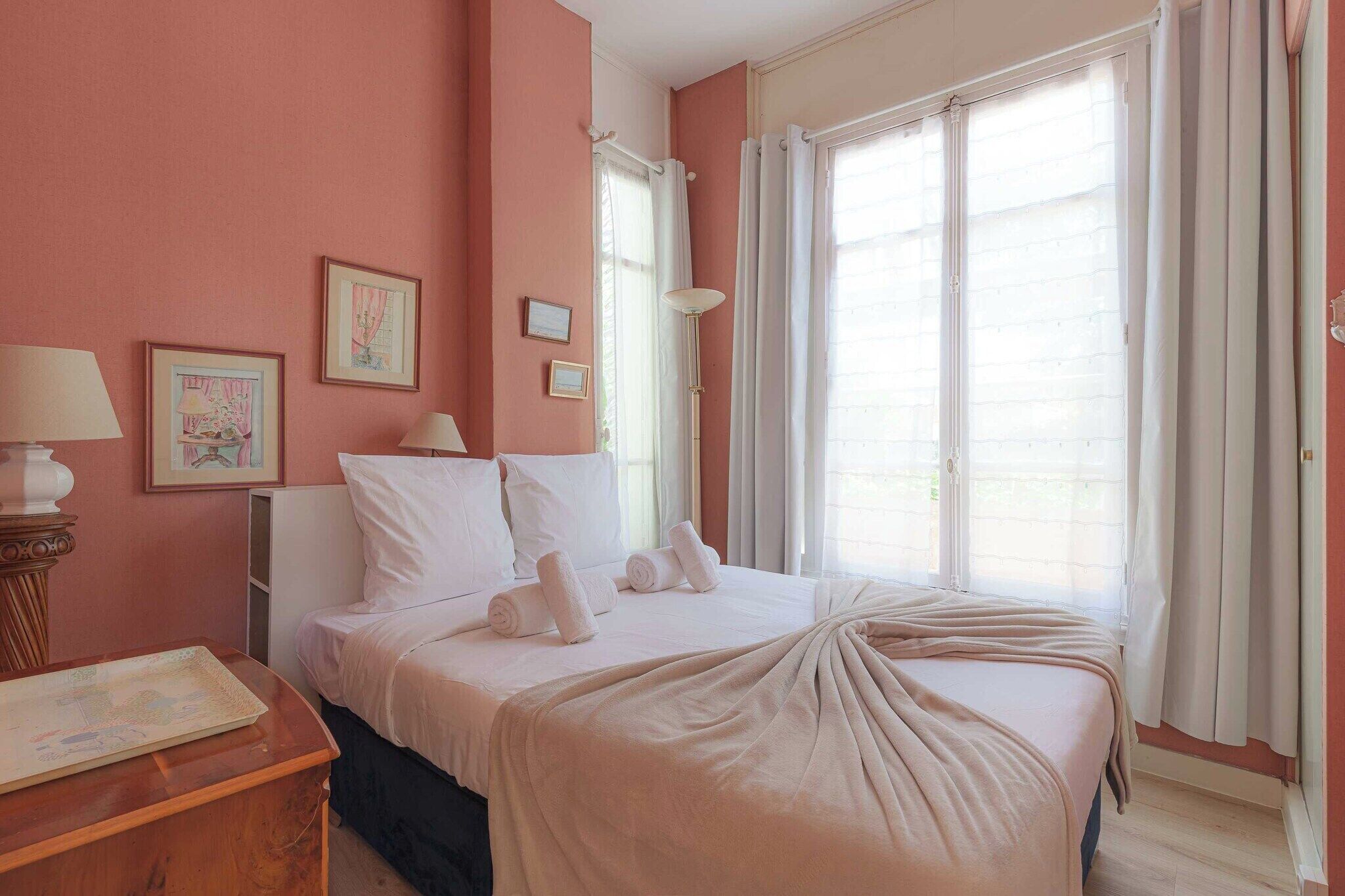 Appartement Dans Une Maison De Ville Normande Traditionnelle  Jardin - Deauville