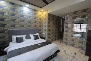 Quarto Superior | Secretária, Wi-fi grátis, roupa de cama fornecida 