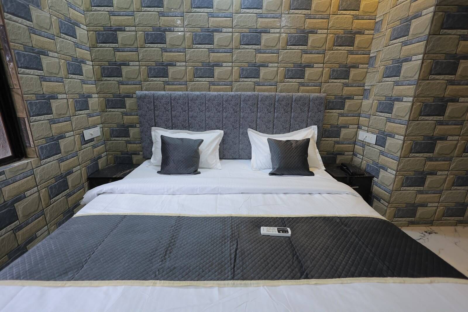 Quarto Superior | Secretária, Wi-fi grátis, roupa de cama fornecida 