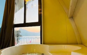 Barraca superluxo, vista para o lago | Parte interna