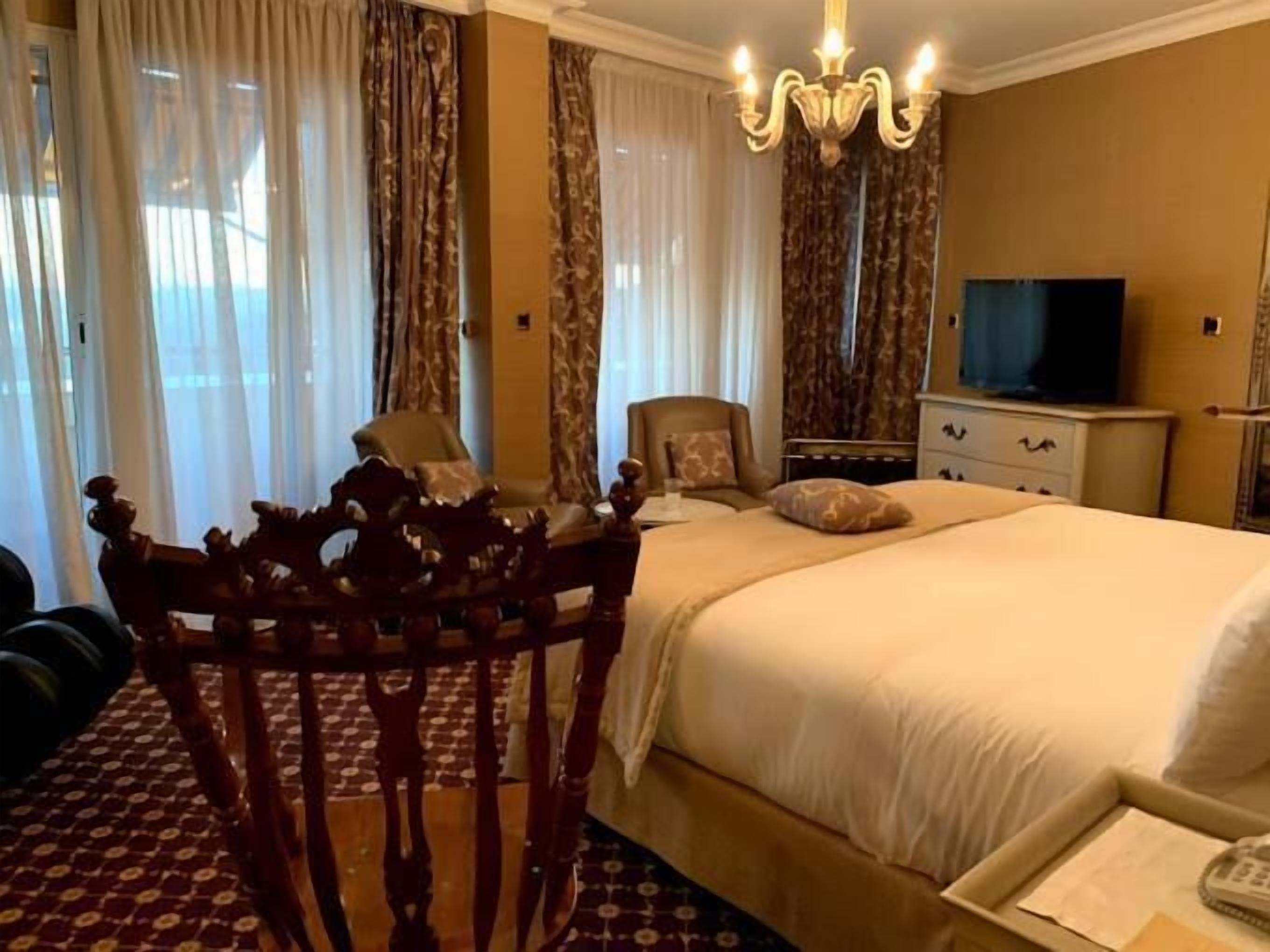 Suite Deluxe | Cofre no quarto, secretária, Wi-fi grátis 