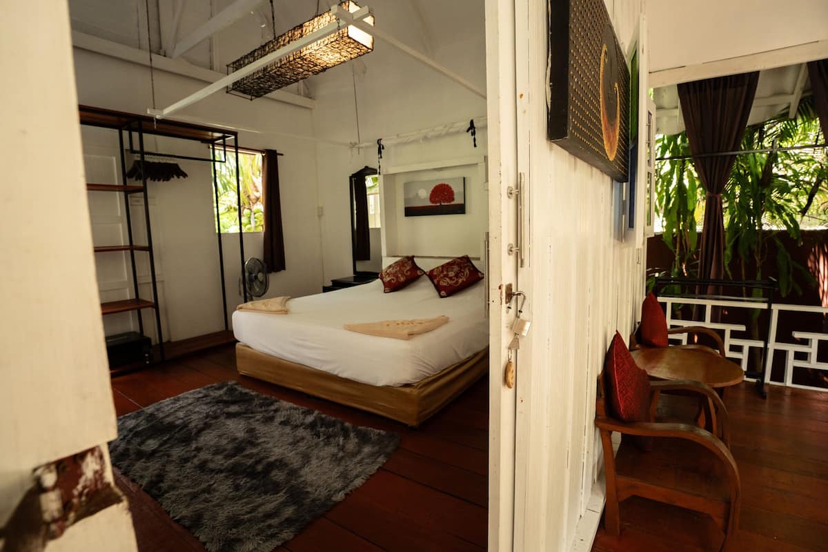Chalé Deluxe, vista para o jardim | Cofre no quarto, Wi-fi grátis, roupa de cama fornecida 