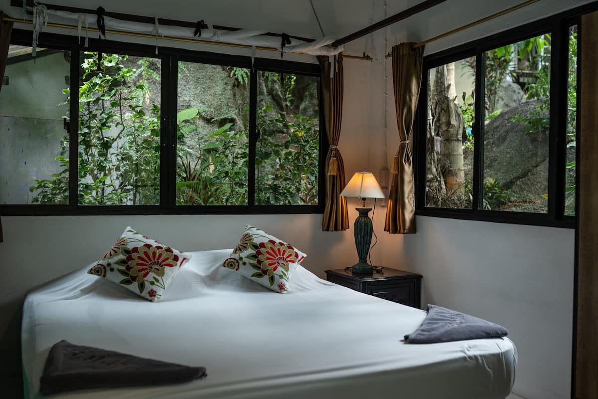 Estúdio Clássico, vista para o jardim | Cofre no quarto, Wi-fi grátis, roupa de cama fornecida 