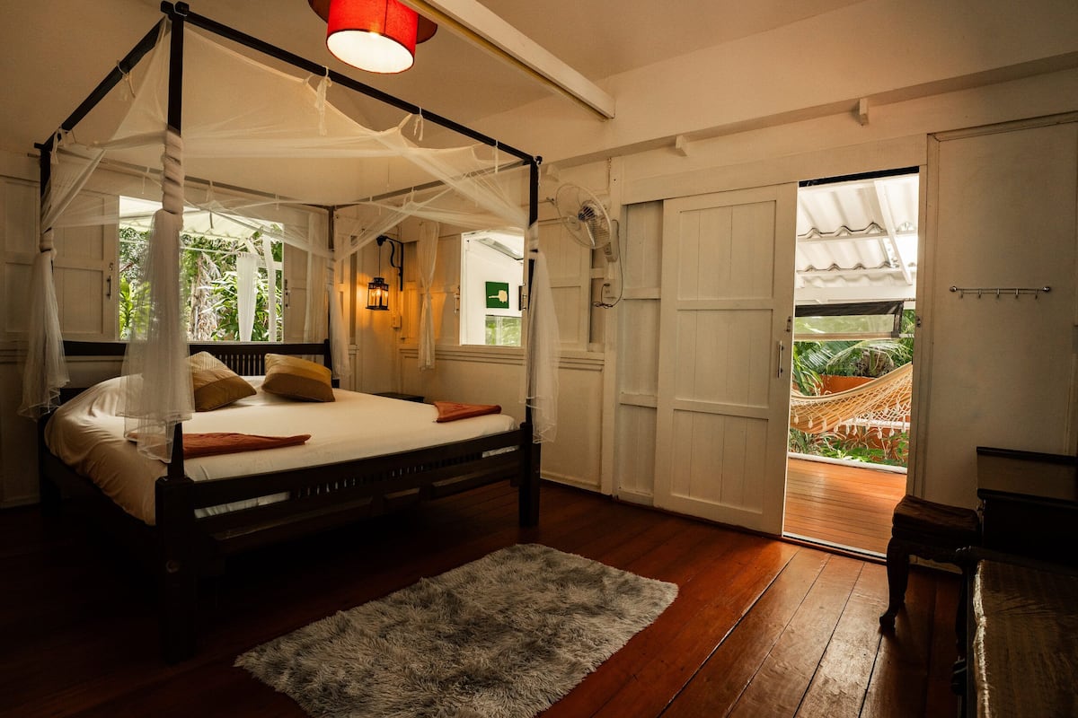 Bungalow Romântico, vista para o jardim | Cofre no quarto, Wi-fi grátis, roupa de cama fornecida 